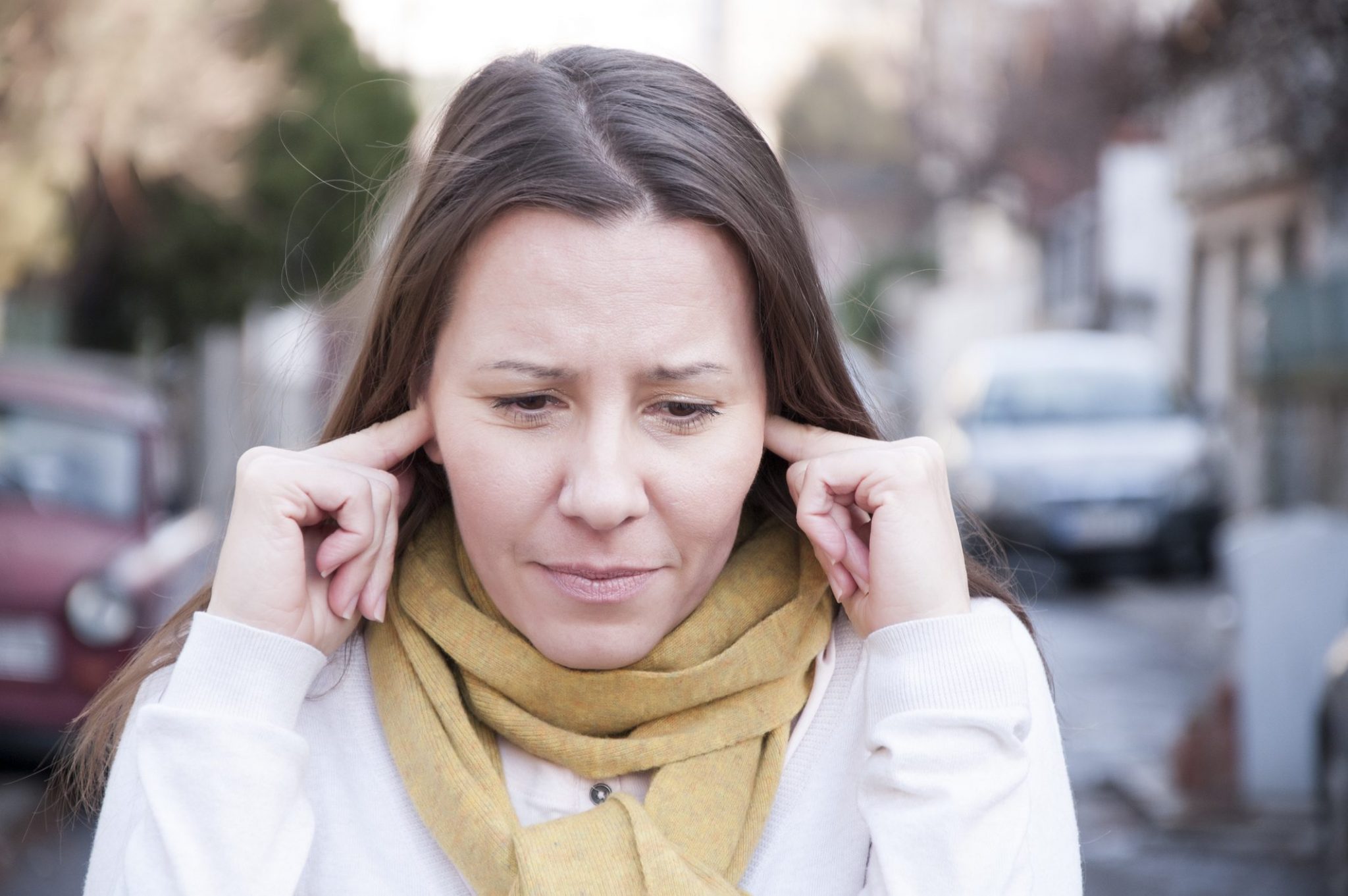 Orecchie tappate: 10 rimedi naturali | Ohga!