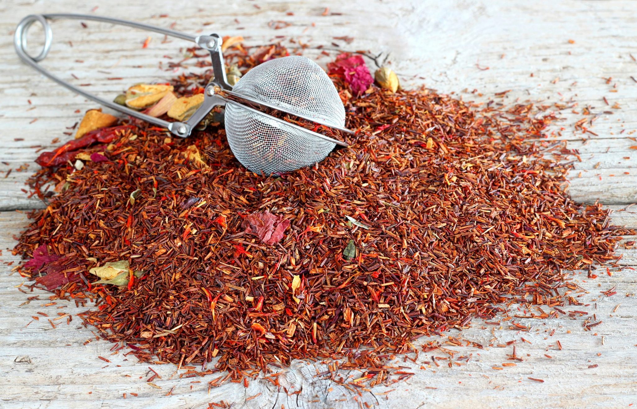 Tè rosso: proprietà e benefici del rooibos | Ohga!