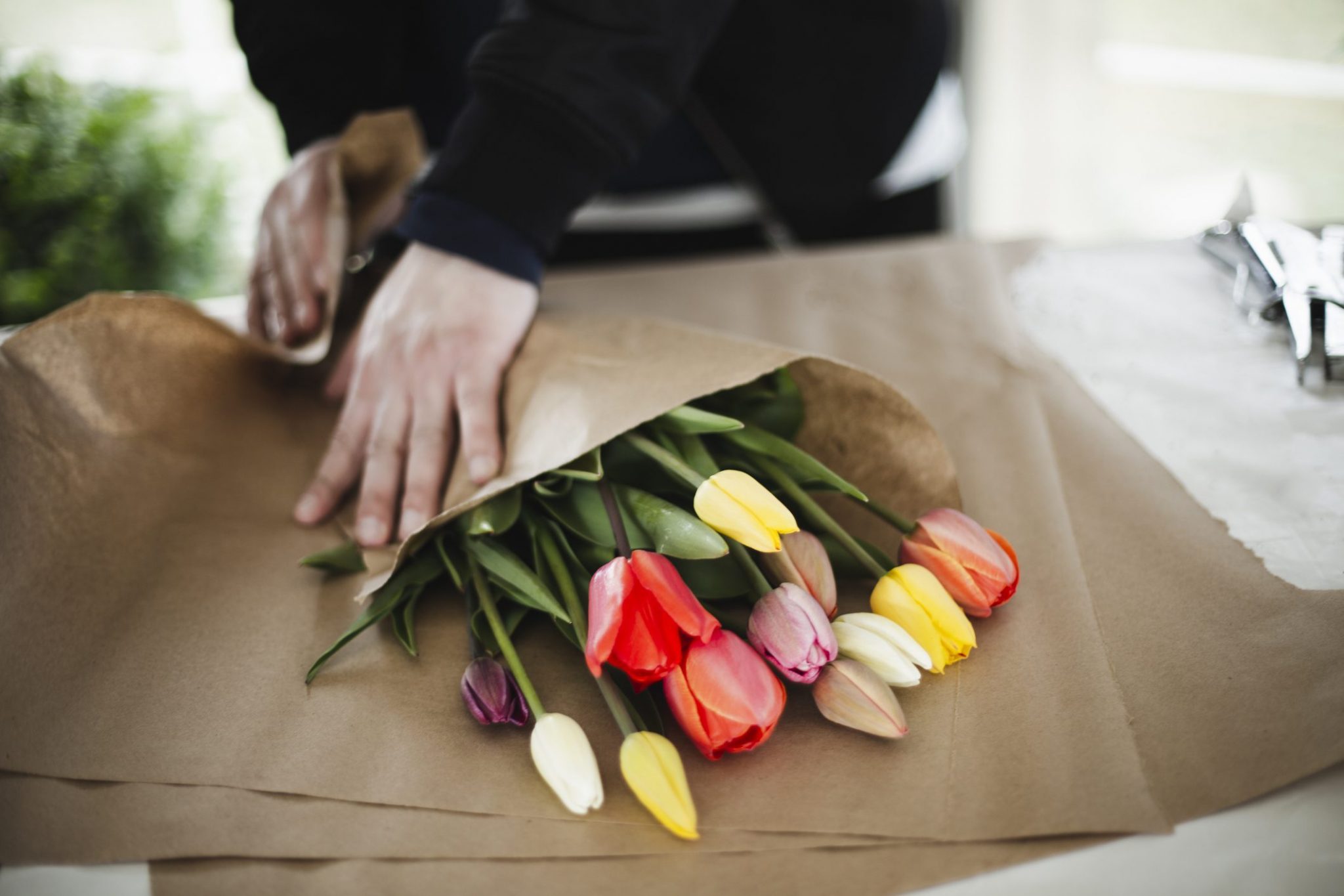 Come fare durare di più i fiori recisi: 7 consigli naturali | Ohga!