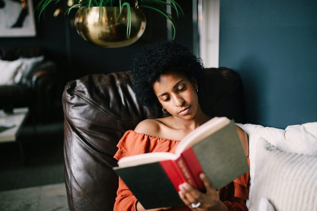10 libri da leggere per combattere la nostalgia di fine estate | Ohga!