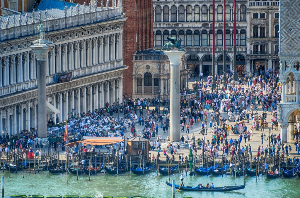 Overtourism in Italia, un boom silenzioso e non più sostenibile: cause ...