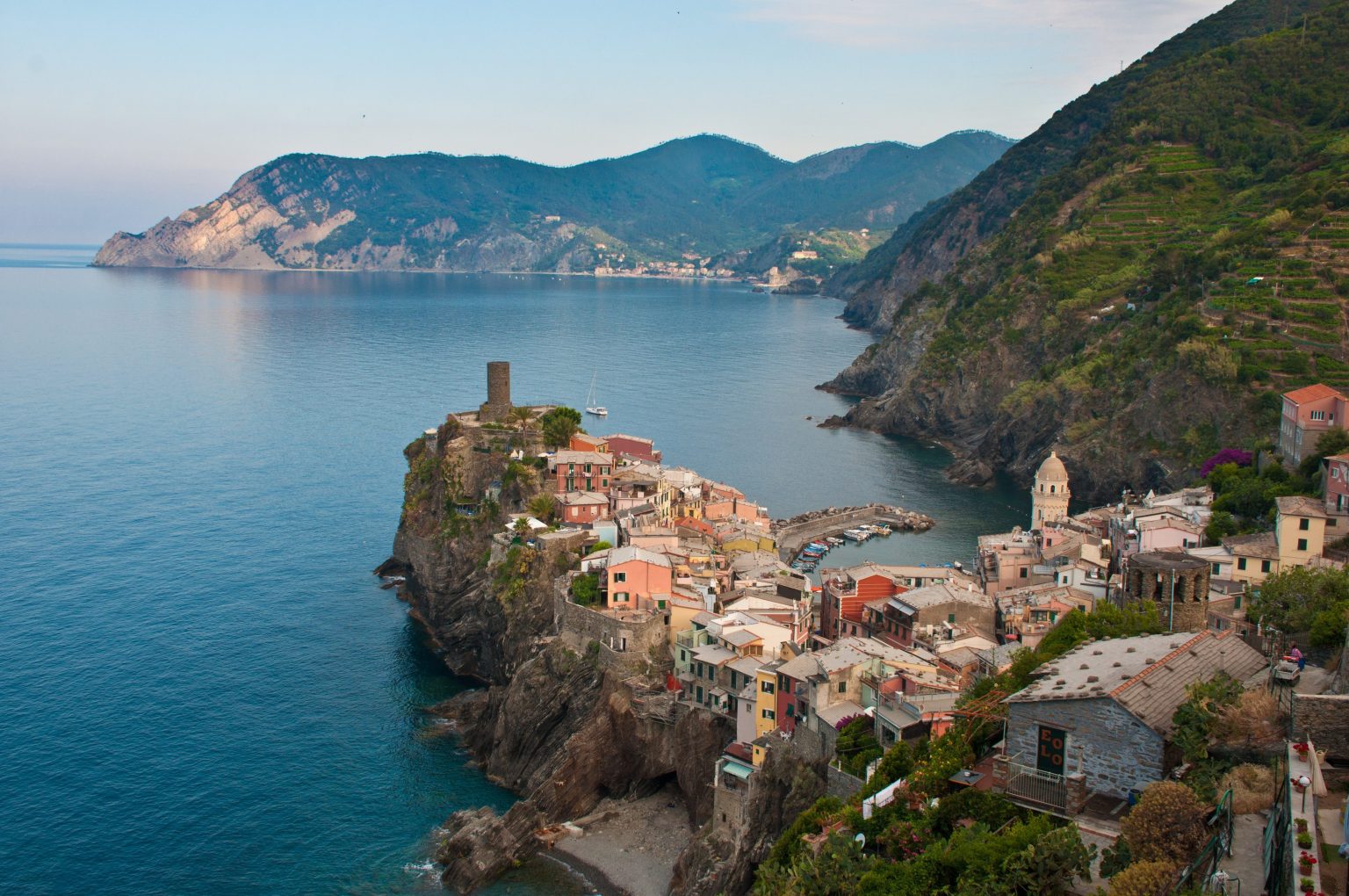 Riapre la Via dell'Amore che collega due delle Cinque Terre: come fare per accedervi | Ohga!