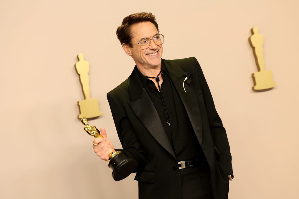 Chi è Robert Downey Jr., miglior attore non protagonista agli Oscar ...