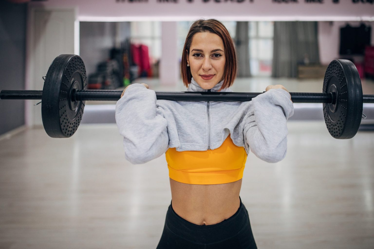 Sumo Deadlift High Pull: cos'è, come si pratica e quali sono i benefici ...